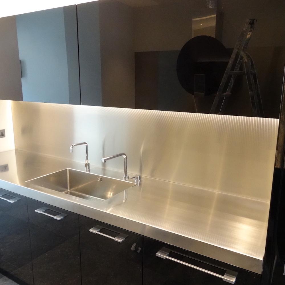 Kitchens to Clinics: Why Stainless Steel Splashbacks Just Work